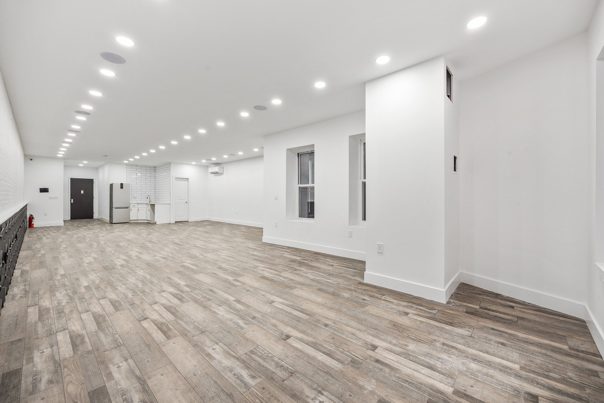 New York Photoshoot & Filming Locations For Rent [$25/hr] - AVVAY