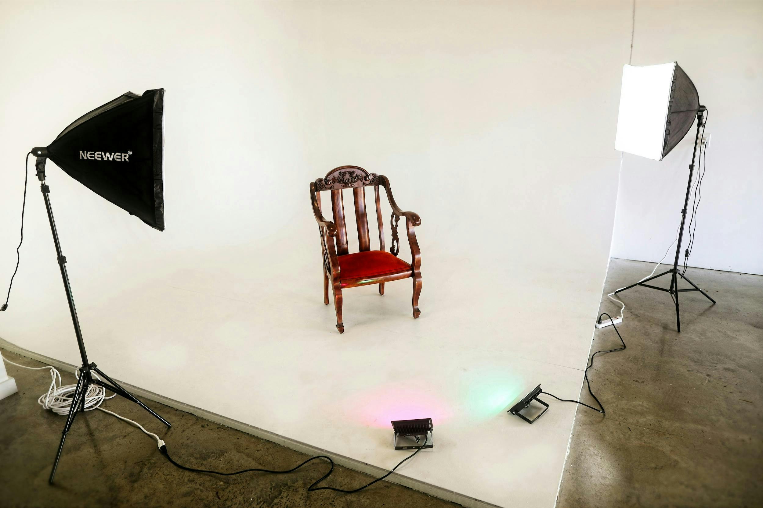 Spacious Infinity Cyc Wall, Vintage Furniture, and Glamorous Dressing ...